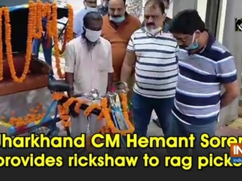 Jharkhand CM Hemant Soren provides rickshaw to rag picker